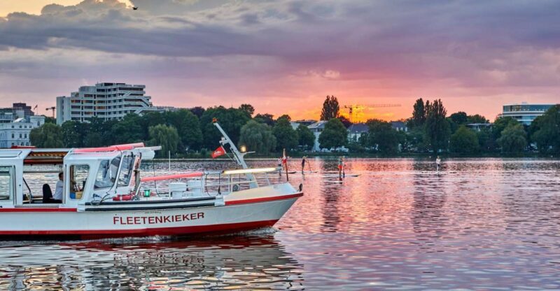 Hamburg: Twilight cruise - What Is the Hamburg Twilight Cruise?