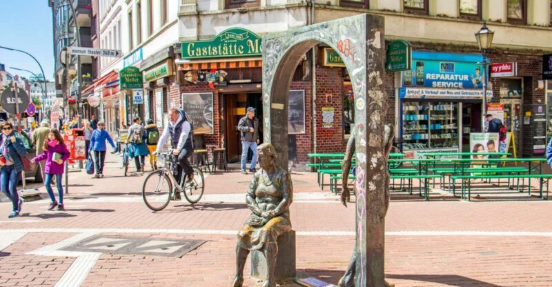 Hamburgs Art and Culture revealed by a Local - A Closer Look at the Tour Experience