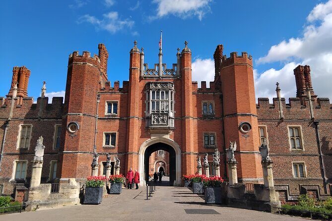 Hampton Court Palace Private Guided Tour - What to Expect During Your Visit