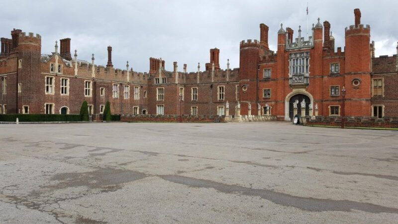 Hampton Court Palace Private Tour with Fast Track Pass - Who Should Book This Tour?