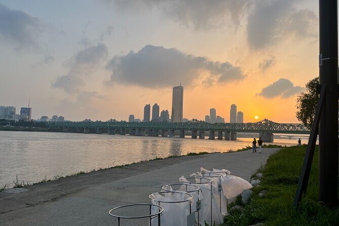 Han River sunset Chicken & Karaoke Private Tour - FAQ