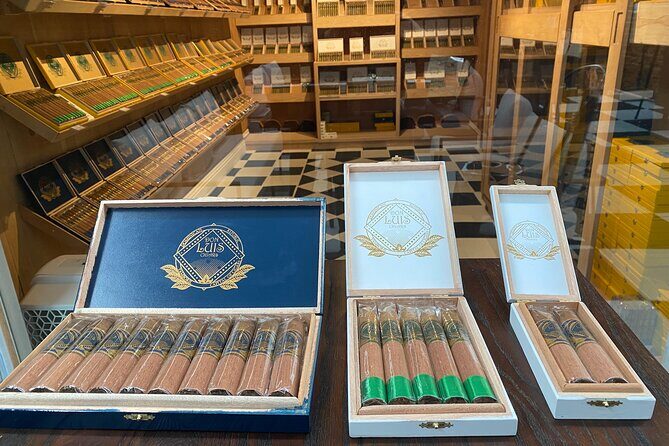 Hand Roll Your Cigar - Discovering the Art of the Cigar in San Diego