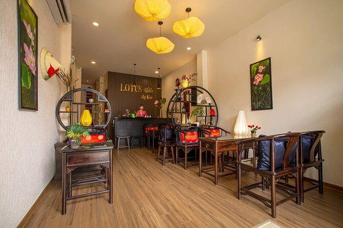 Hands Body Massage 90 mins with aroma oils - How the Social Mission Enhances Your Experience