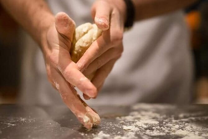 Hands on Deluxe Traditional 4-course dinner with fresh pasta - Who Will Love This Experience?