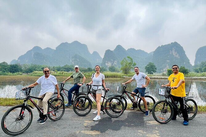 Hang Mua - Hoa Lu - Tam Coc Small Group Tour 8 People a Group - A Day in Ninh Binh: What to Expect