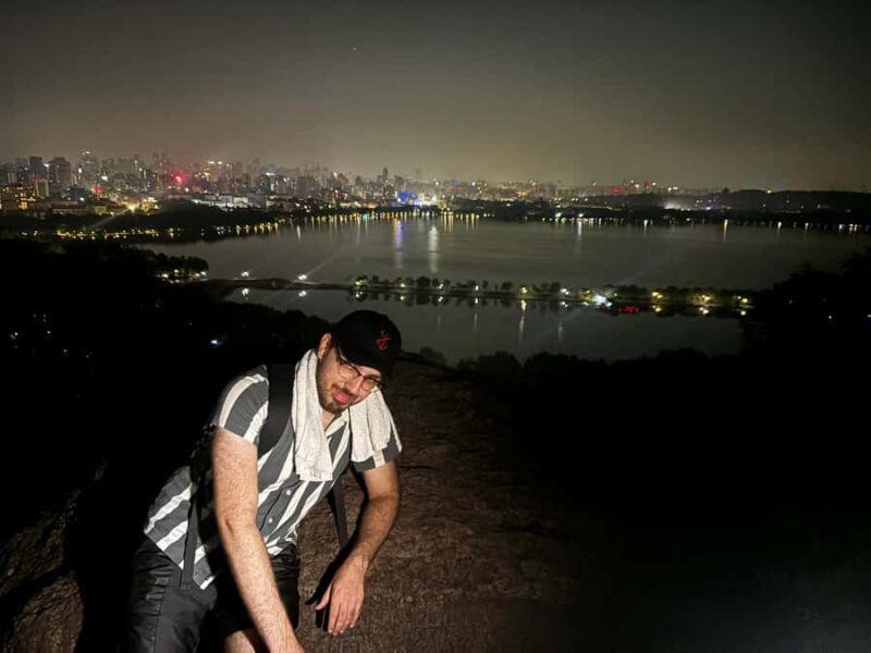 Hangzhou After Dark: Baoshi Hill for the Adventurous - Key Points