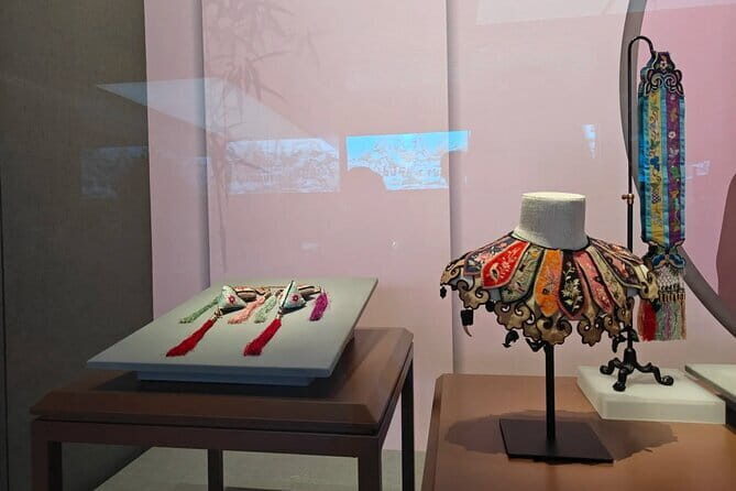 Hangzhou: English Guided Tour at Zhejiang Provincial Museum - Why You’ll Likely Enjoy This Tour