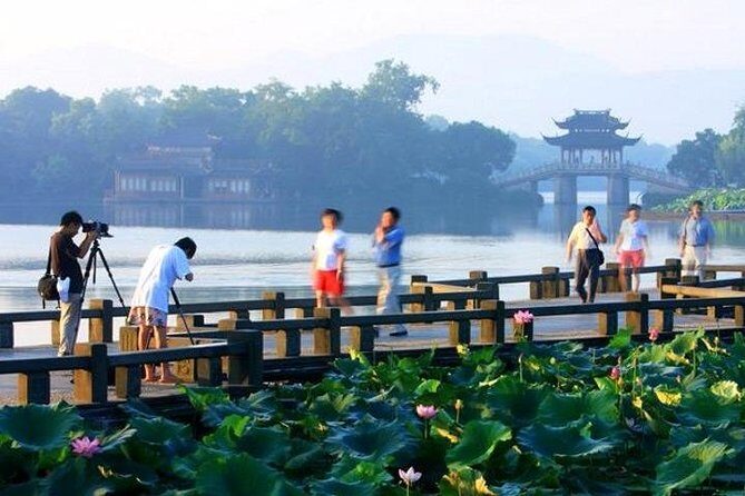 Hangzhou Private Day Tour from Nanjing by Bullet Train with Drop-off Option - Exploring Lingyin Temple and Feilai Peak