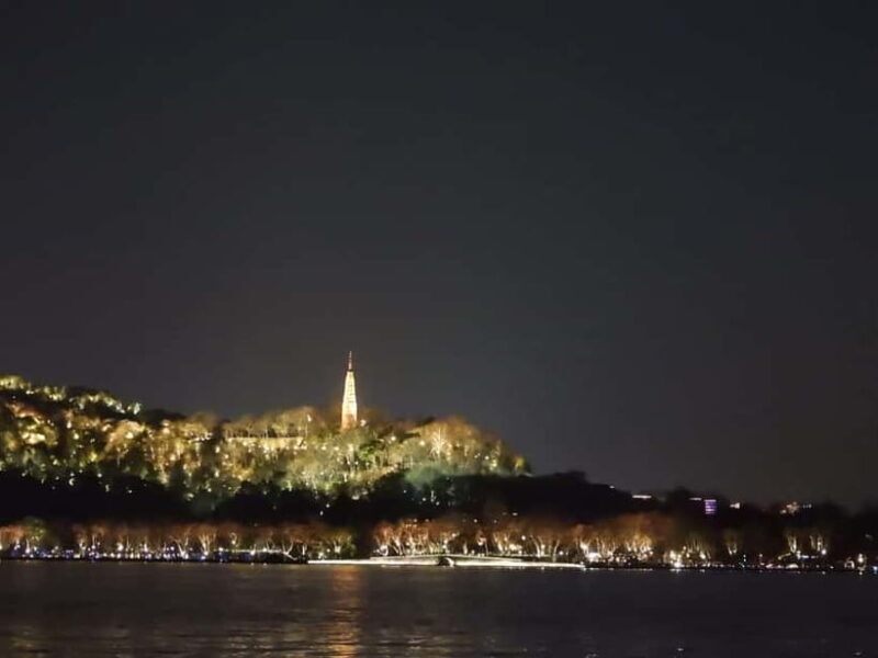 Hangzhou: West Lake Legends Walking Tour - Exploring the West Lake Legends Walking Tour