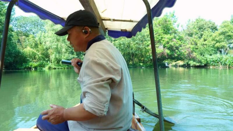 Hangzhou: West Lake Yuloh Boat with Local Guide - The Sum Up