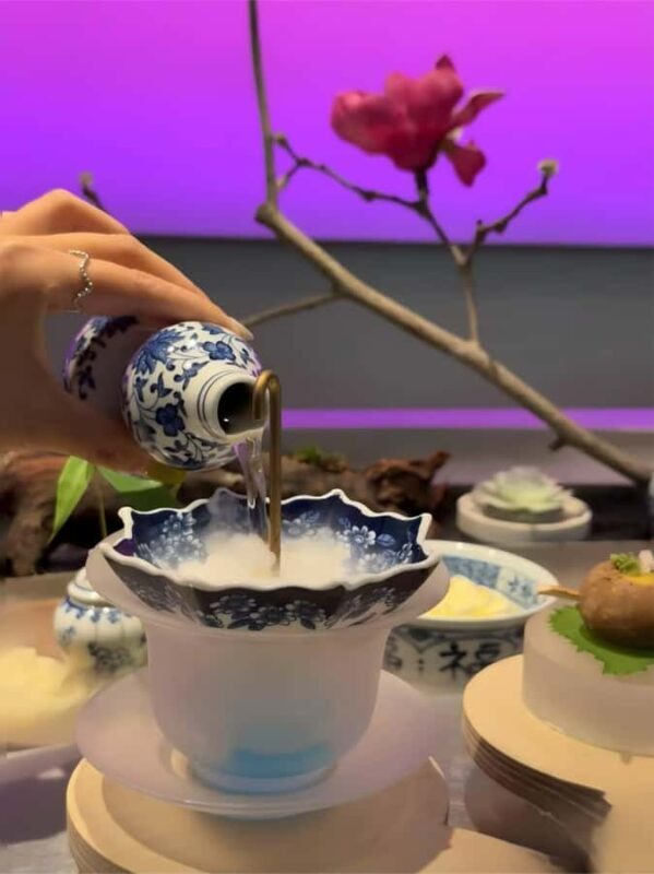 Hangzhou:Making a Blue and White Porcelain Themed Drink - What to Expect from This Experience