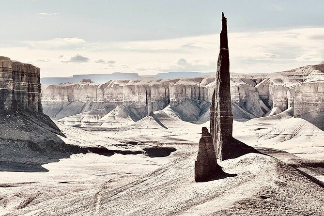 Hanksville Moonscape Overlook and Long Dong Silver Tour - Key Points