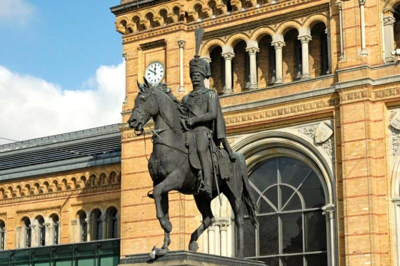 Hannover: Express Walk with a Local in 60 minutes - In-Depth Analysis: Is It Worth the Price?