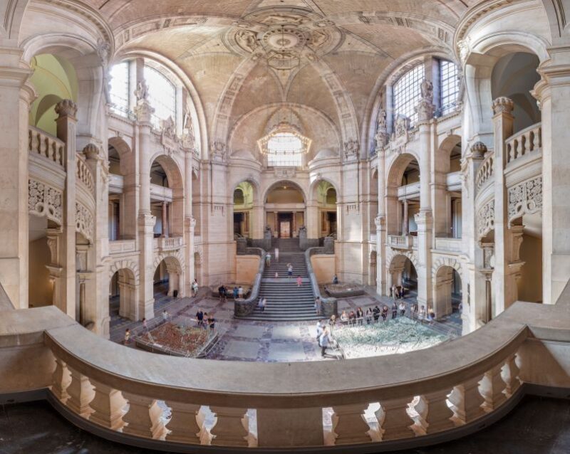 Hannover: New Town Hall exclusive Guided Walking Tour - Key Points