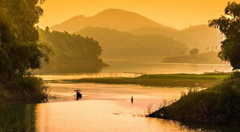 Hanoi: 2-Day Tour to Duong Lam Village and Thac Ba Lake - Who Should Consider This Tour?