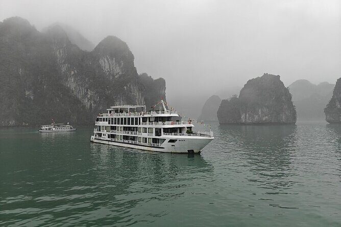 Hanoi : 2D1N Ha Long Bay Luxury Cruise with Balcony & Activities - Starting Point: Hanoi’s Old Quarter