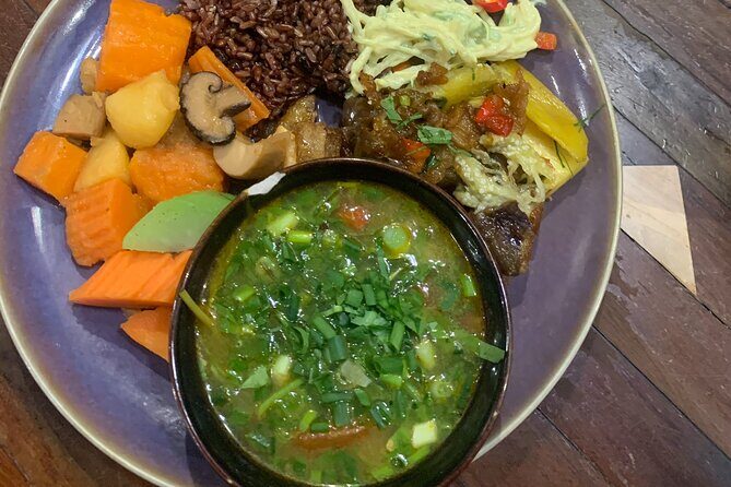 Hanoi: 7 Tasting Street Food Walking Tour and Train Street - Authenticity and Comfort