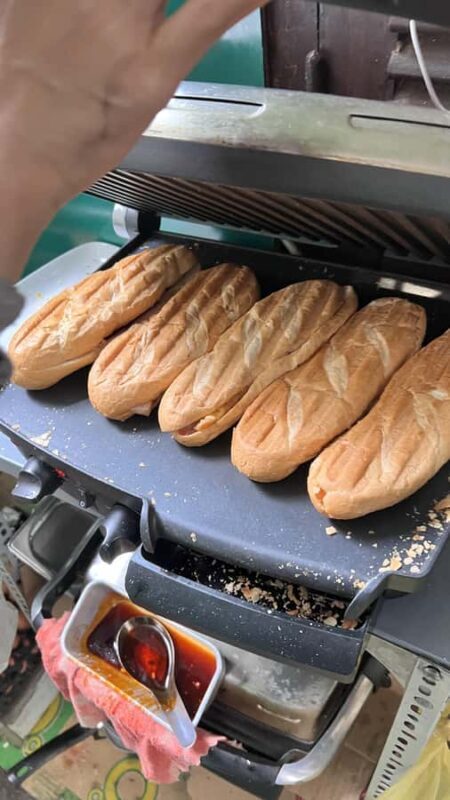 Hanoi: Authentic Food Tour with Local Pals - Key Points