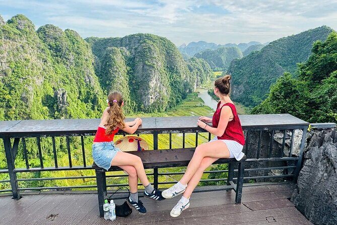 Hanoi: Bai Dinh Pagoda, Trang An Boat Ride & Mua Cave Views - The Itinerary in Detail: What to Expect