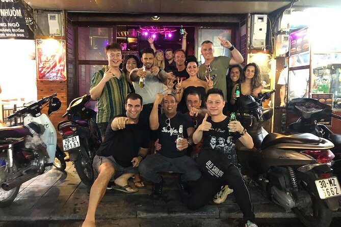 Hanoi Bar-Pub Experience Nightlife With Local Expert - Overall Atmosphere and Group Dynamics