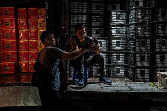 Hanoi by Night Photo Tour - Long Bien Market: Inside the hustle and bustle