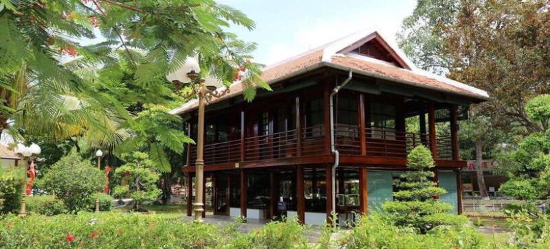 HANOI CITY: MOTORBIKE TO OLD QUARTER & HO CHI MINH TOMB - Key Points