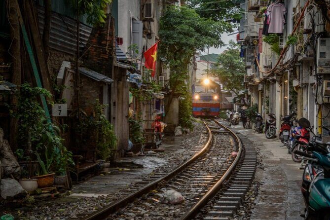 Hanoi City Motorbike Tour with Banana Island and Local Food - Who is This Tour Best For?