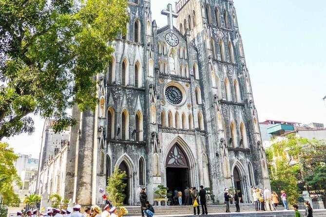 Hanoi Cyclo and Water Puppet Show with Dinner Private Tour - Authenticity and Value