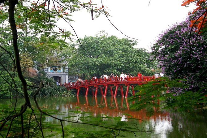 Hanoi Cyclo Ride and Water Puppet Show - The Midday Break and Scenic Walk