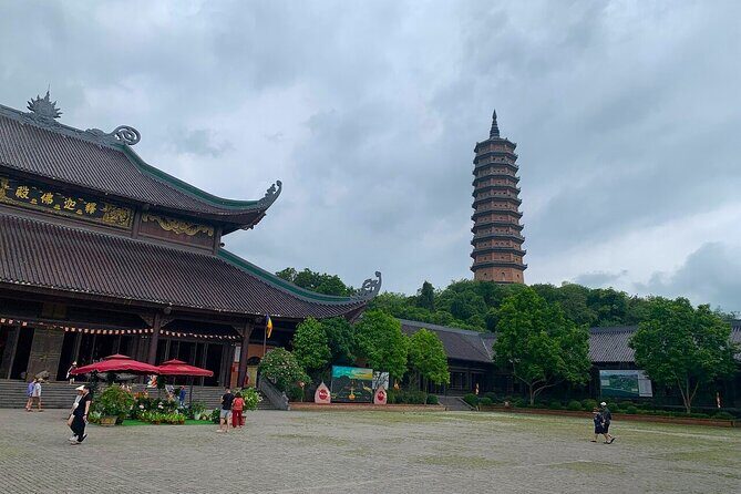 Hanoi: Deluxe Tour Explore Bai Dinh Pagoda & Trang An Grottoes - A Closer Look at the Itinerary