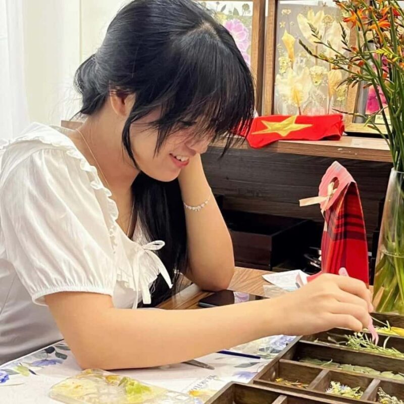 Hanoi: Dried Flower Resin Workshop in Vietnam - What is the Dried Flower Resin Workshop?