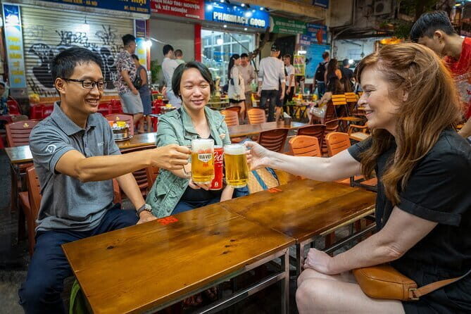 Hanoi Evening Street Food Guided Tour with a Real Foodie - A Deep Dive into the Hanoi Evening Street Food Experience