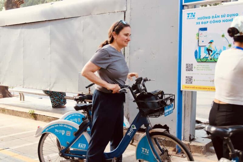 Hanoi First Day: Highlights & Local Life Uncovered - Key Points