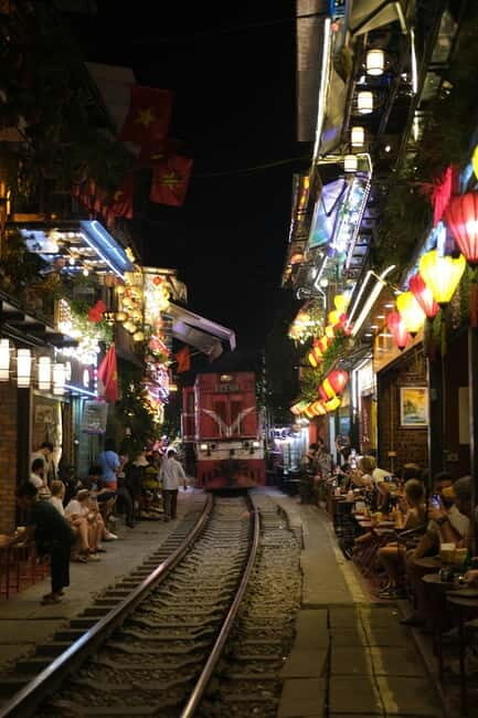 Hanoi: Foodie-Led Street Food Tour with Train Street Visit - The Food and Culture Connection