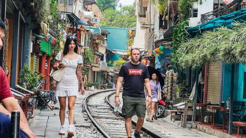 Hanoi: Guided Food Tour with Train Street Visit - The Overall Value and Practical Aspects