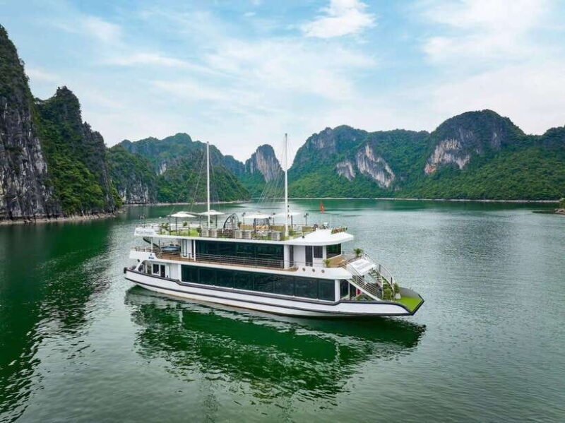 Hanoi: Ha Long Bay Day Cruise with Buffet Lunch and Kayak - Transport and Overall Experience