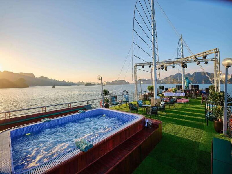 Hanoi: Halong Bay Cruise with Kayaking and Titop Island - Key Points