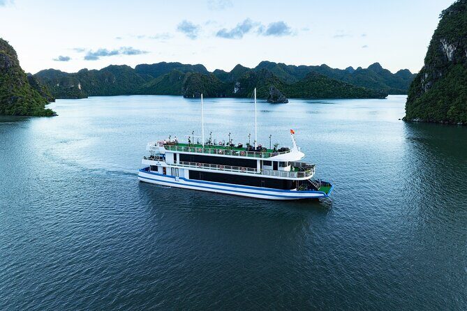 Hanoi: Halong Bay VIP Cruise with Cave Discovery,Kayaking & Lunch - What Reviewers Say