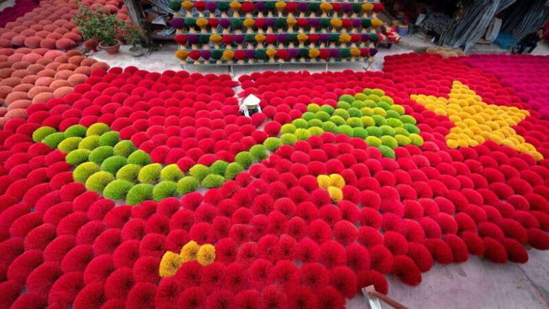 Hanoi: Highlights, Incense Village, Hat Crafting Guided Tour - A Deep Dive into the Tour Experience