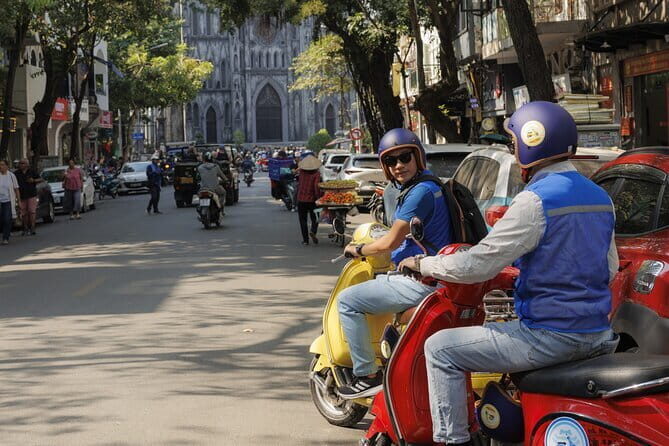 Hanoi Highlights Private Vespa Tour with Street Foods (4.5 hours) - Unpacking the Experience