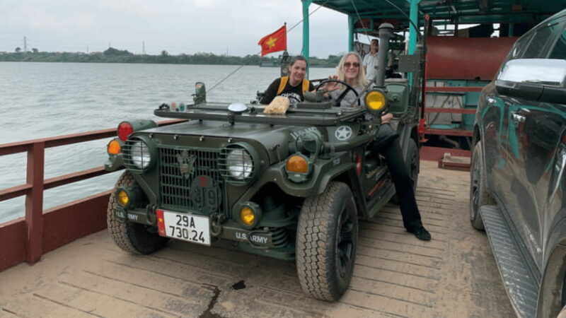 Hanoi: Historic Jeep Tour - West Lake and Spiritual Sites