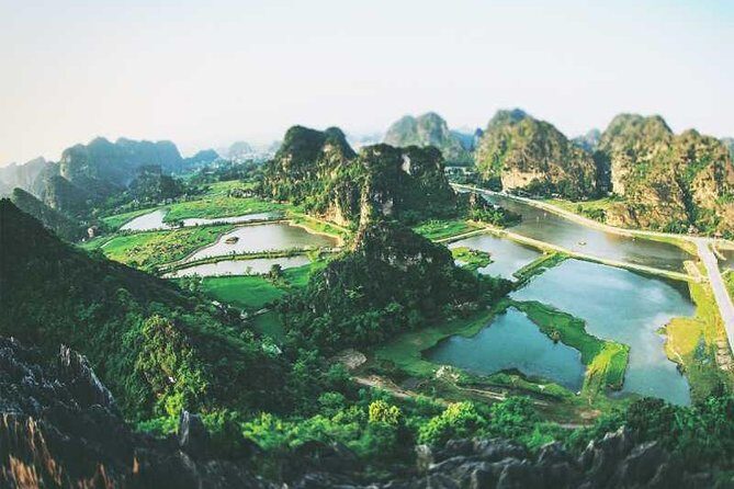 Hanoi - Hoa Lu - Tam Coc - Mua Cave - 1 Day Tour. By Luxury Limousine From Hanoi - Who Will Love This Tour?