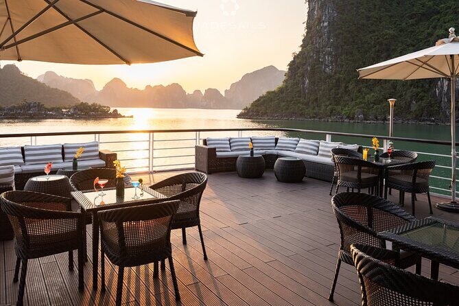Hanoi: Jade Sails Luxury Day Cruise in Lan Ha Bay with Buffet - Return to Hanoi