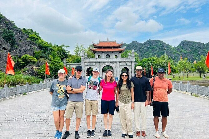 Hanoi: Luxury Small Group to Hoa Lu, Tam Coc, Mua Cave - Key Points