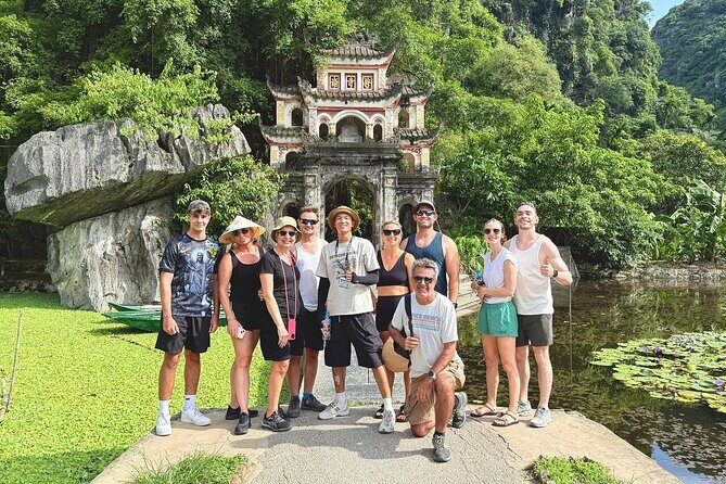 Hanoi: Luxury Tour to Trang An, Bich Dong, Local Family, Mua Cave - Key Points