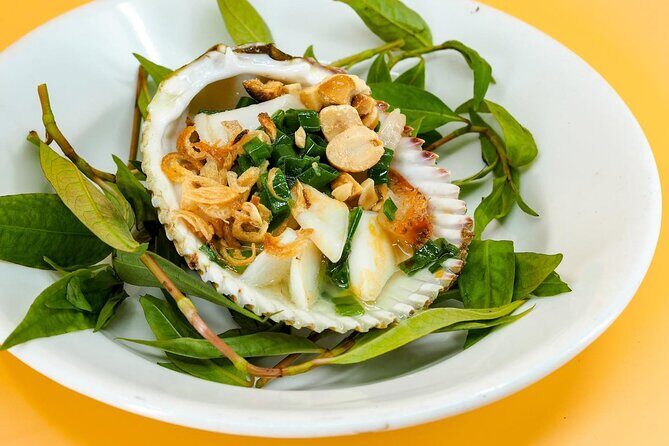 Hanoi Michelin Selected Street Food Walking Tour - The Iconic Pho at a Michelin-Recommended Spot