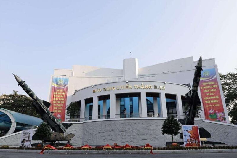 HANOI: MOTORBIKE TO HANOI TRAIN STREET & VIETNAM WAR HISTORY - A Practical Look at What to Expect from This Tour