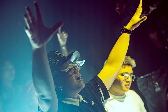 Hanoi Night Bar Crawl with Local Guide & Free Shots - Who Will Love This Tour?