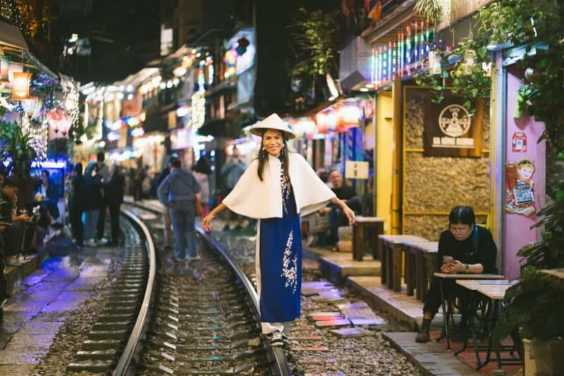 Hanoi Night Portraits: Capture the Citys Vibrance - Key Points