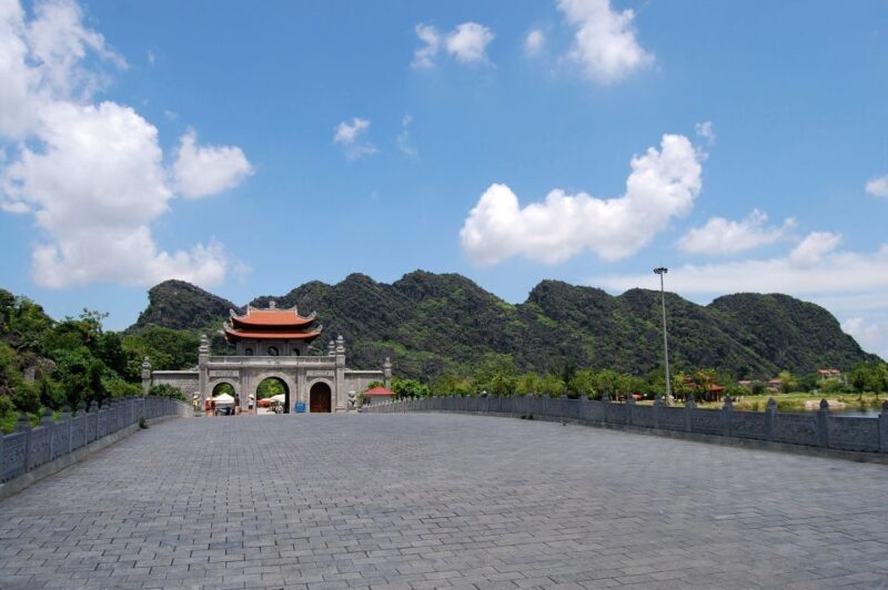 Hanoi/ Ninh Binh: Hoa Lu, Tam Coc and Mua Cave 1 Day Tour - Values and Practicalities